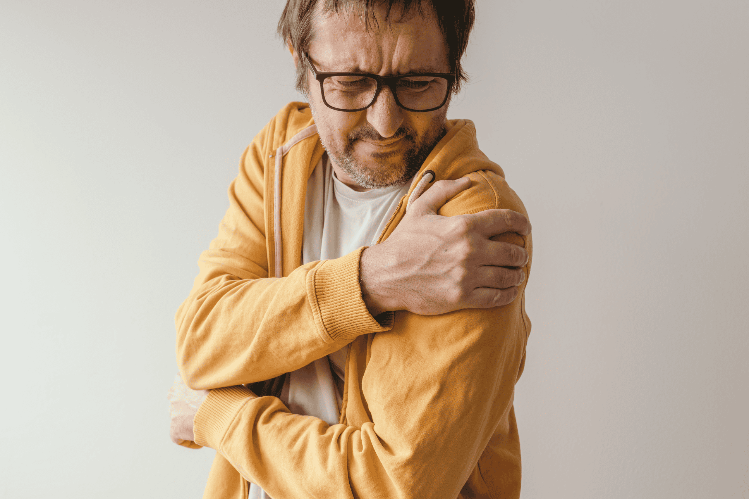 Understanding Rotator Cuff Tears: Signs, Causes, and Treatment Options ...